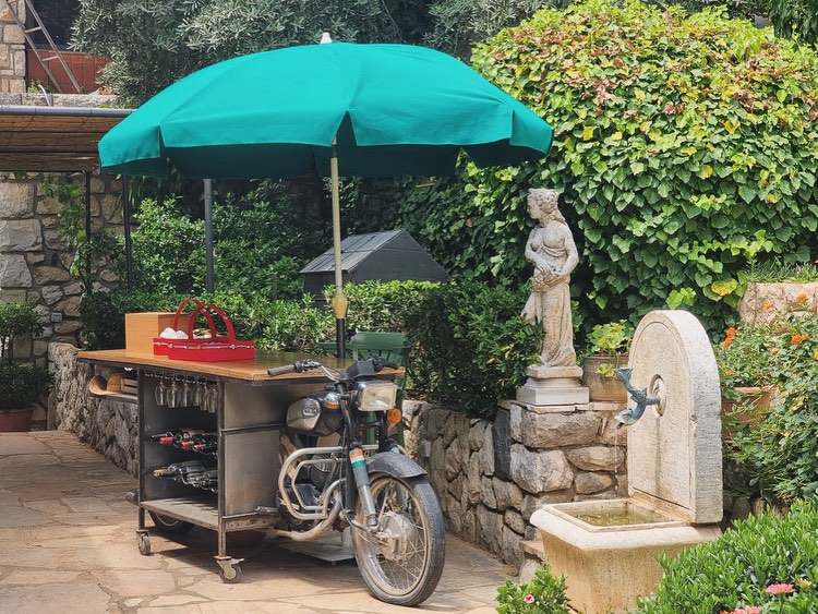 Gloria - Lebanon Tourism Guide